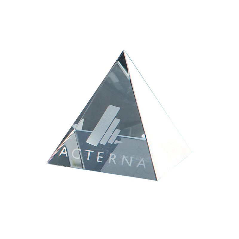 OPTICAL CRYSTAL 4 SIDED PYRAMID 5CM - Hercules